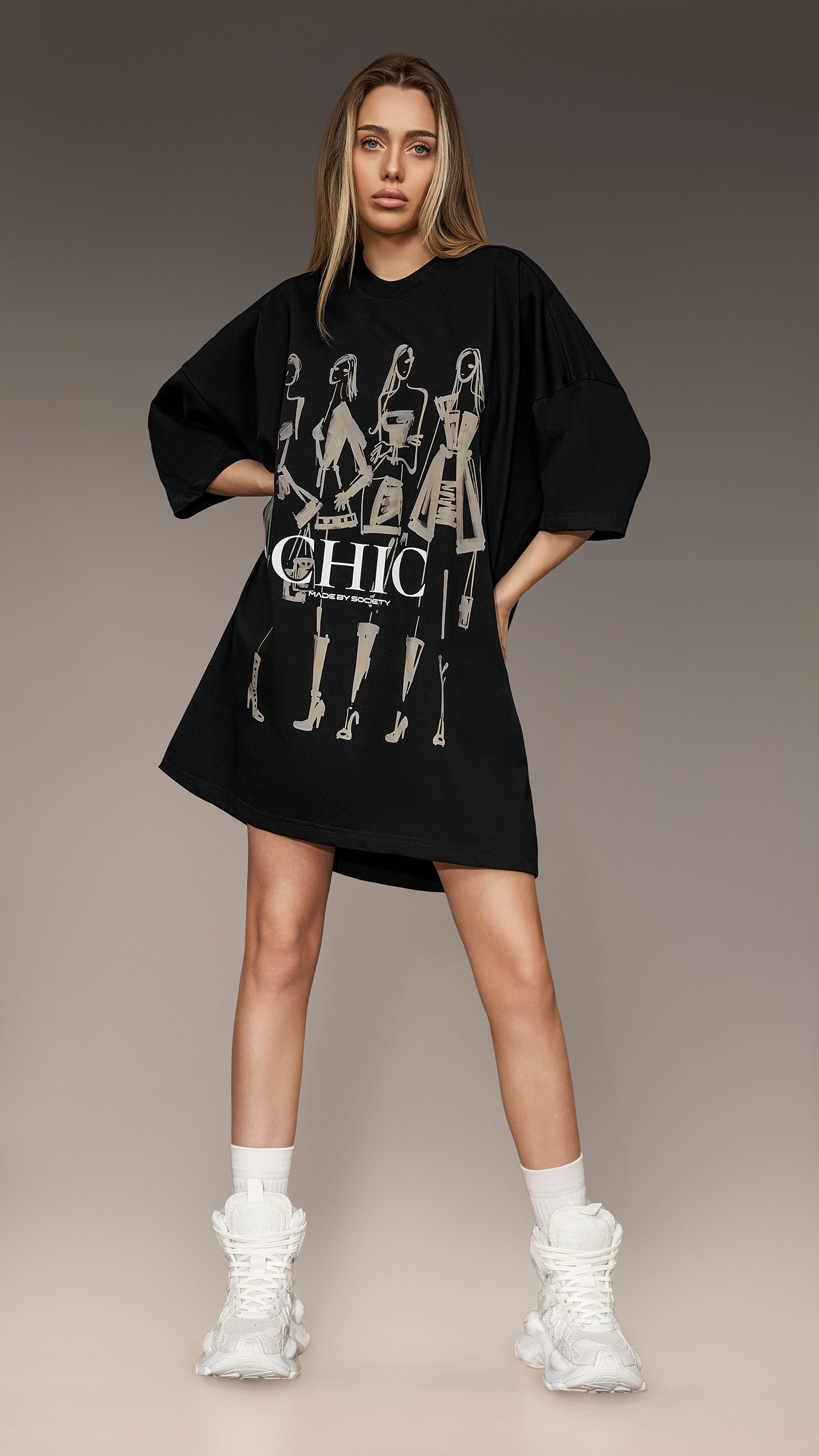 Tricouri femei Tricou Oversized „Chic” - T26347 - Colectia urbana